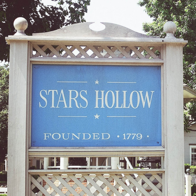 Stars Hollow – The Annotated Gilmore Girls