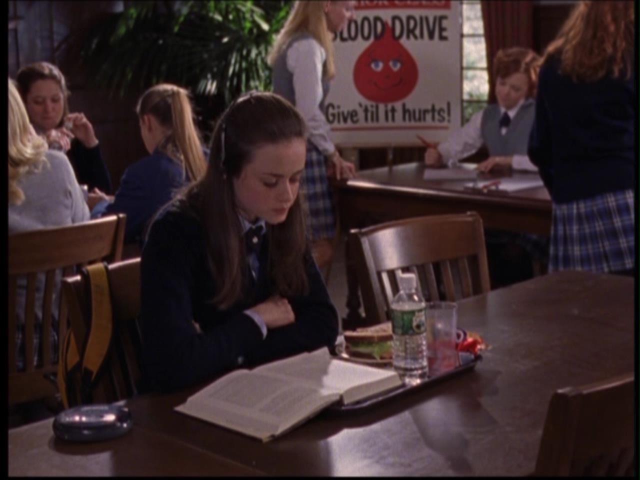 Rory Eats Lunch Alone – The Annotated Gilmore Girls