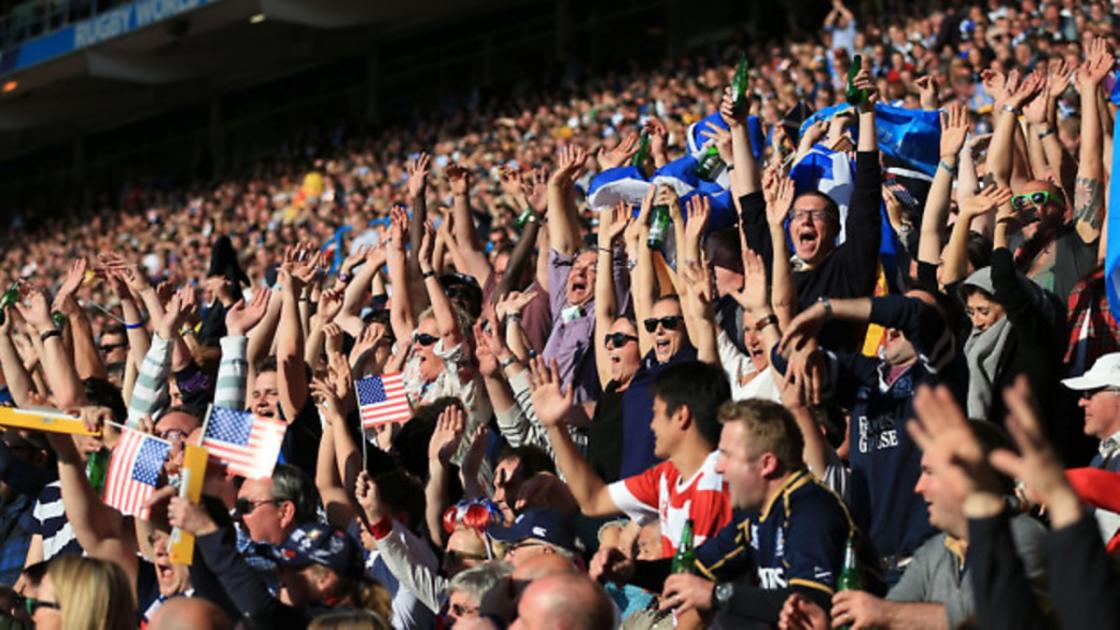 “People doing the wave” – The Annotated Gilmore Girls